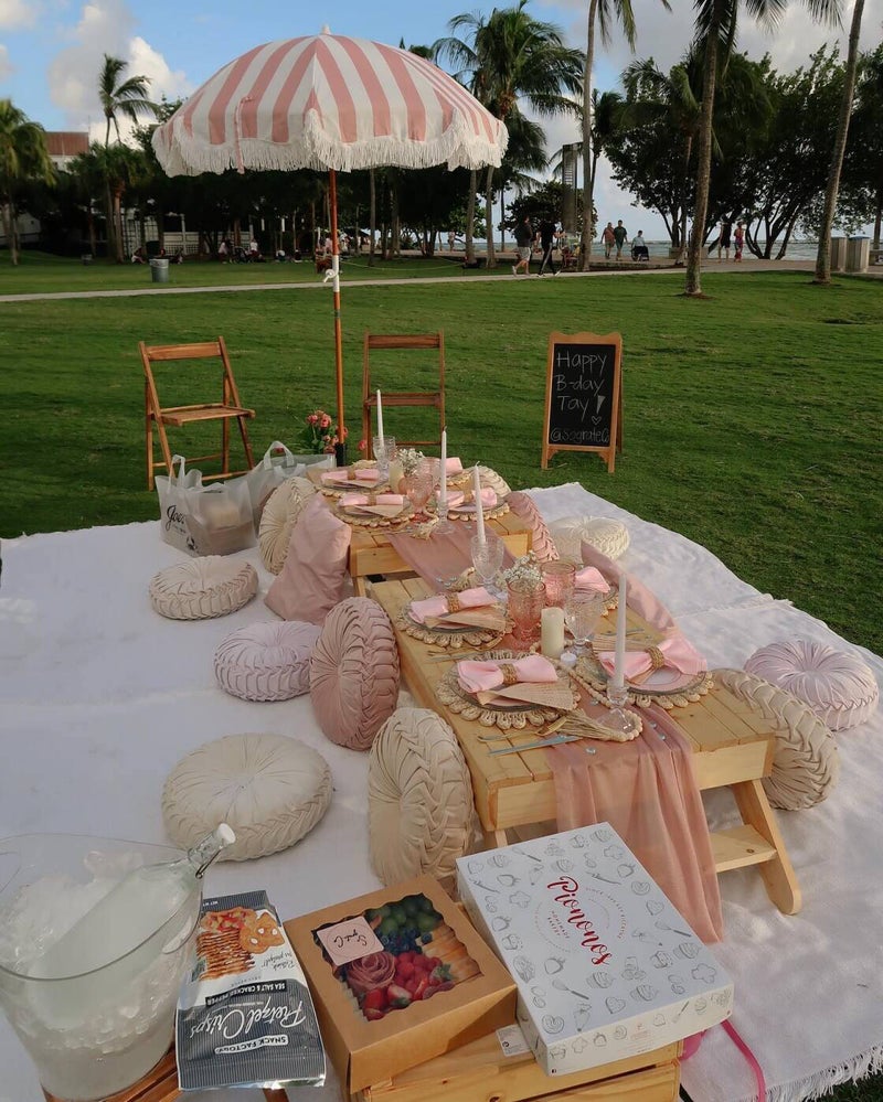 Luxury pop-up picnics